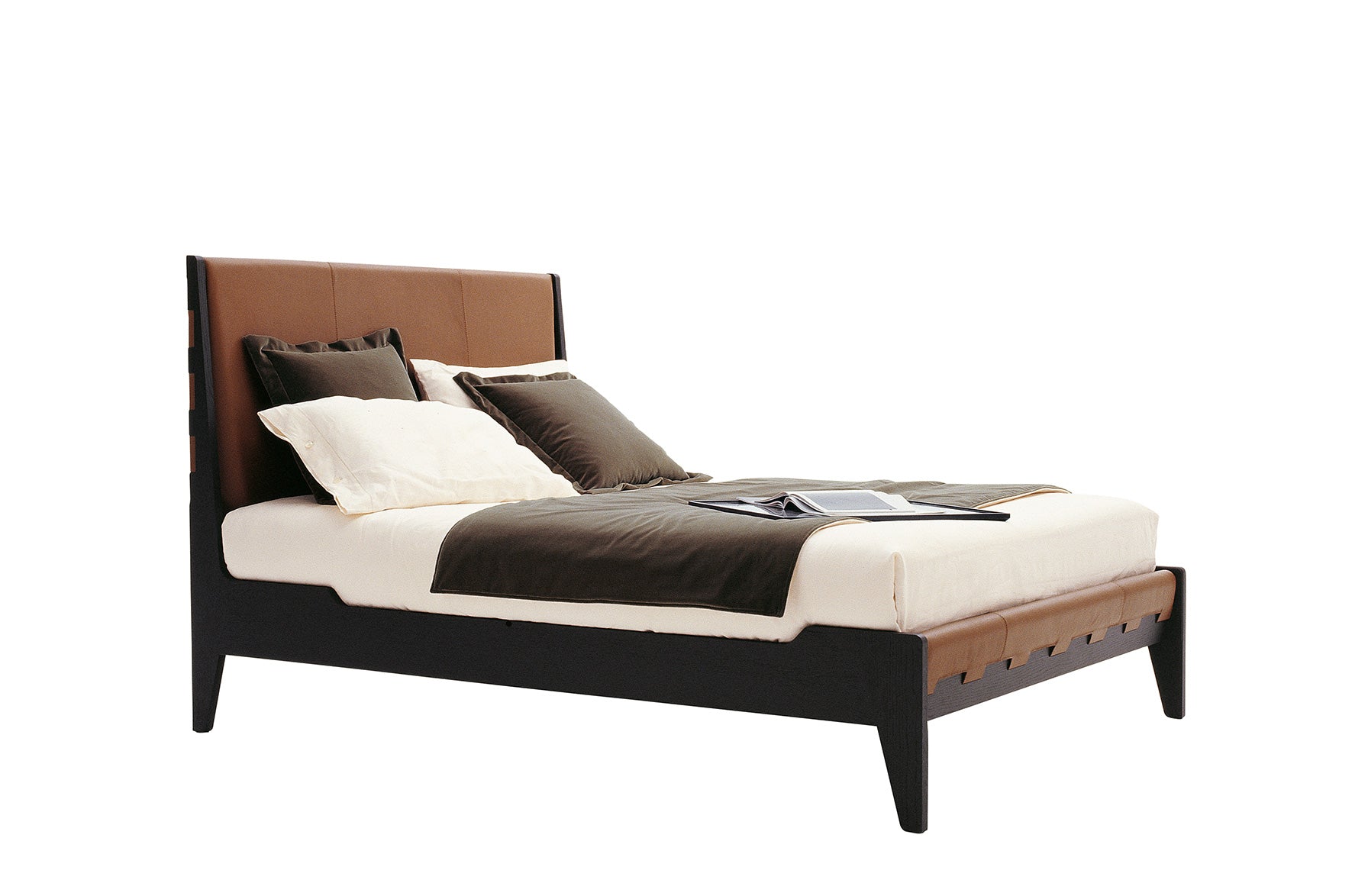 Talamo Bed by Antonio Citterio for Maxalto | Space Furniture